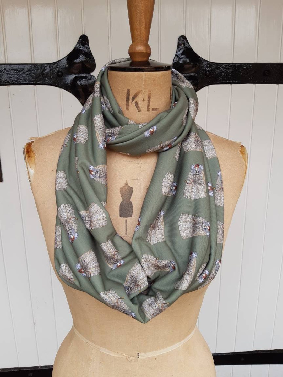 Elegant Queen Elizabeth I Design Sage Green Jersey Infinity Scarf ...