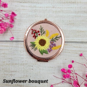 Compact Mirror, Hand Embroidered Makeup Compact Mirror, Daisy Flower ...
