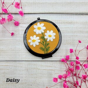 Compact Mirror, Hand Embroidered Makeup Compact Mirror, Daisy Flower ...