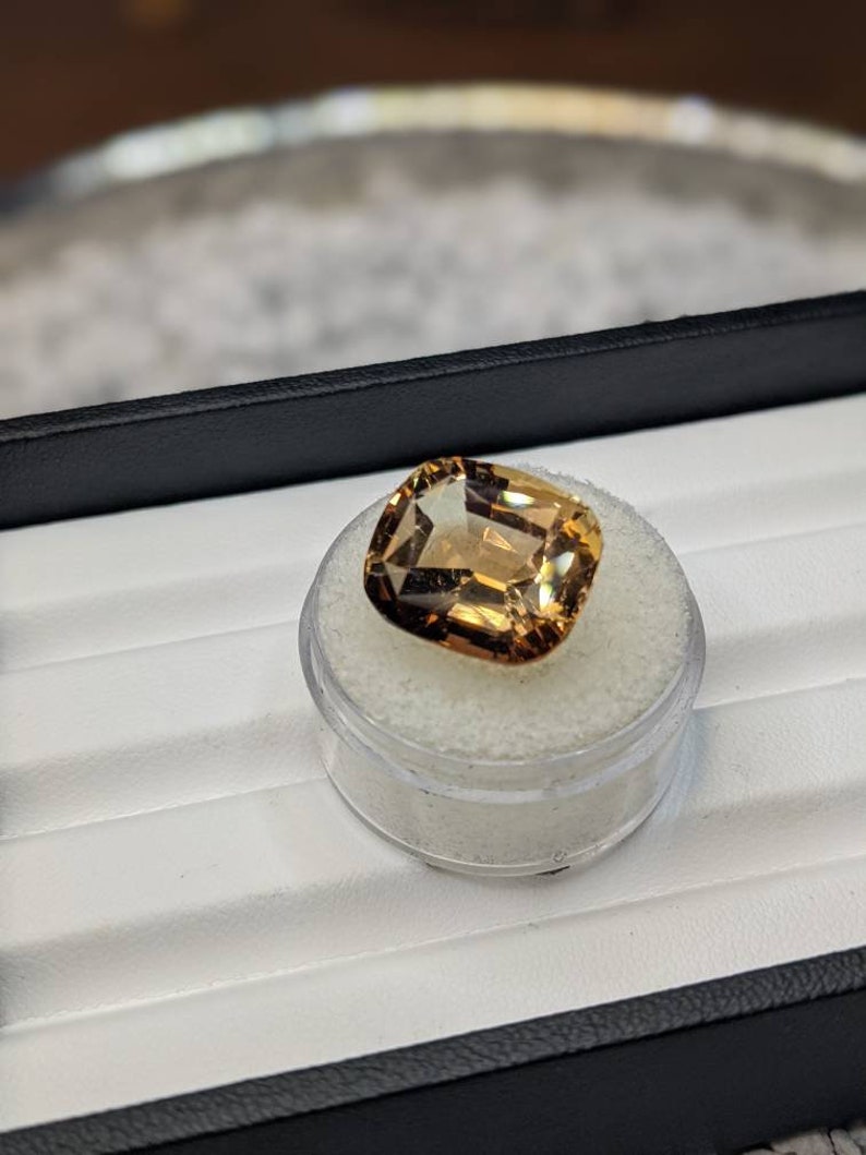 Topazio color marrone imperiale incredibile da 17,20 carati. 100% ...