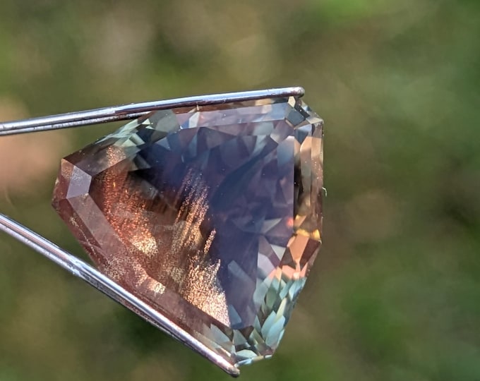 9.51 Ct. Amazing Rare Bi-color Orange and Green Oregon Sunstone With ...
