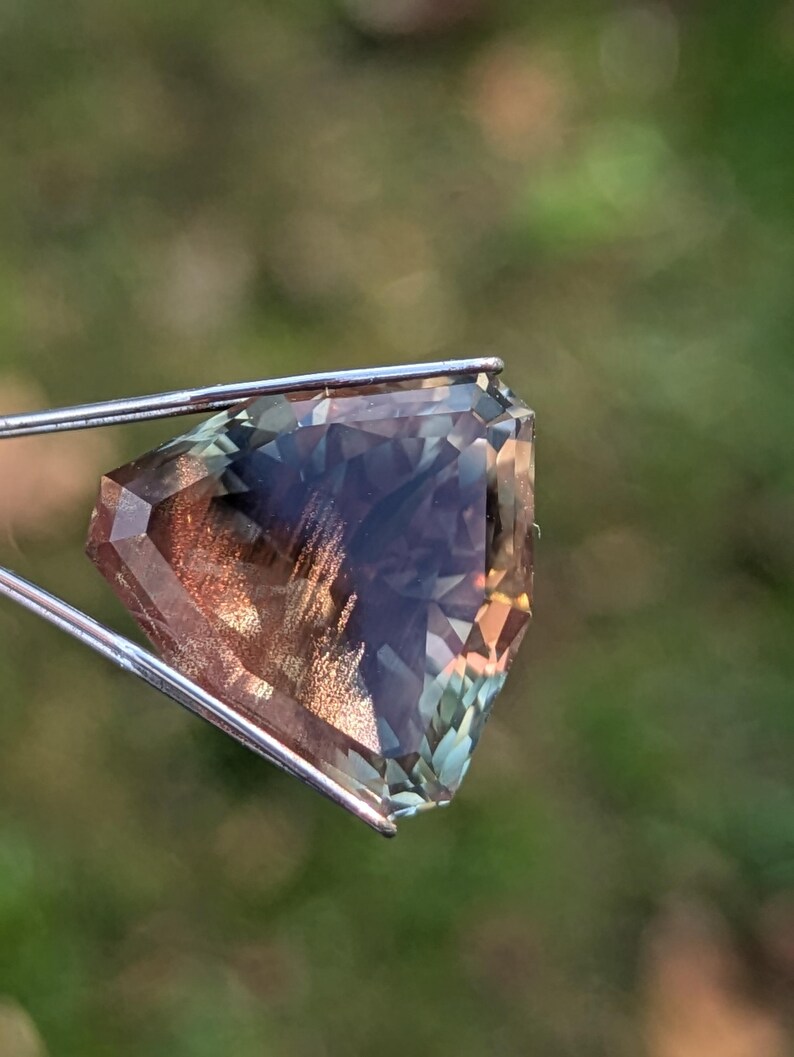 9.51 Ct. Amazing Rare Bi-color Orange and Green Oregon Sunstone With ...