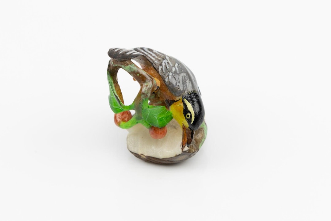 Hand Carved Oriole Bird Tagua Nut Made by Wounaan and Emberá Panama ...