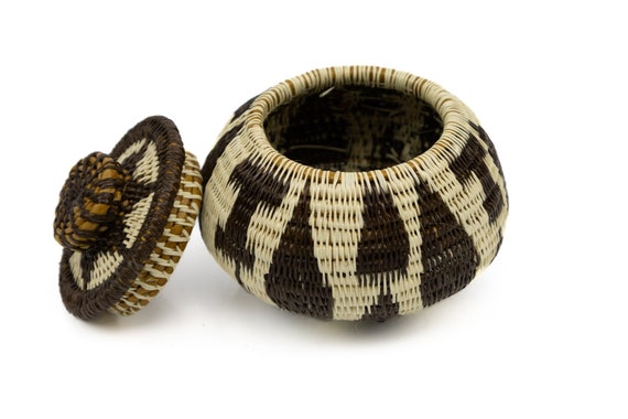 Hand Woven Basket With Top Made By Wounaan And Emberá Panama Indians ...