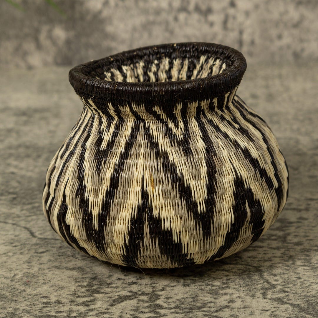 Handwoven Embera Basket, Ocean Waves Pattern, Black Natural Palm Fiber ...