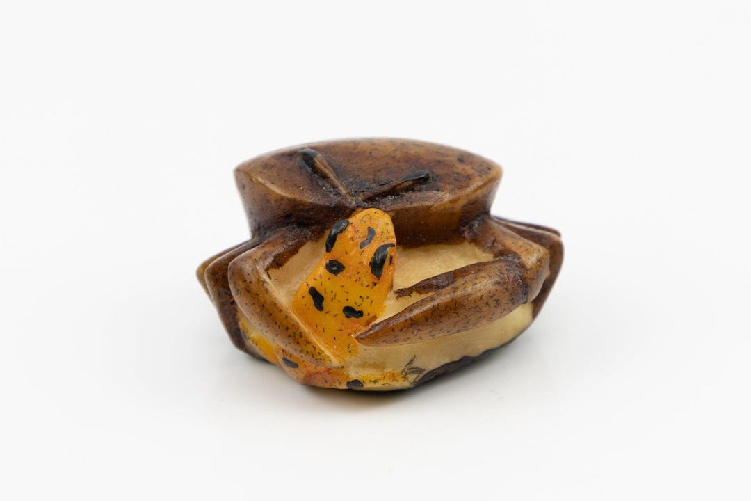 Vintage Crab Golden Frog Tagua Nut Made by Wounaan and Emberá Panama ...