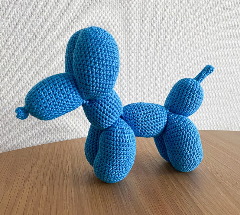 Balloon Dog Crochet Pattern in English and Dutch! 2 Sizes! - Etsy