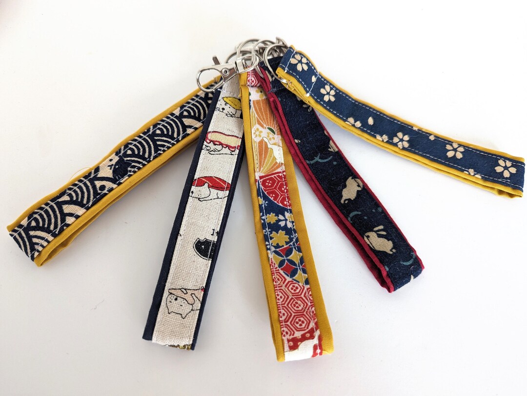 Japanese Fabric Keyring: Handmade Kawaii Cat Keychain - Etsy
