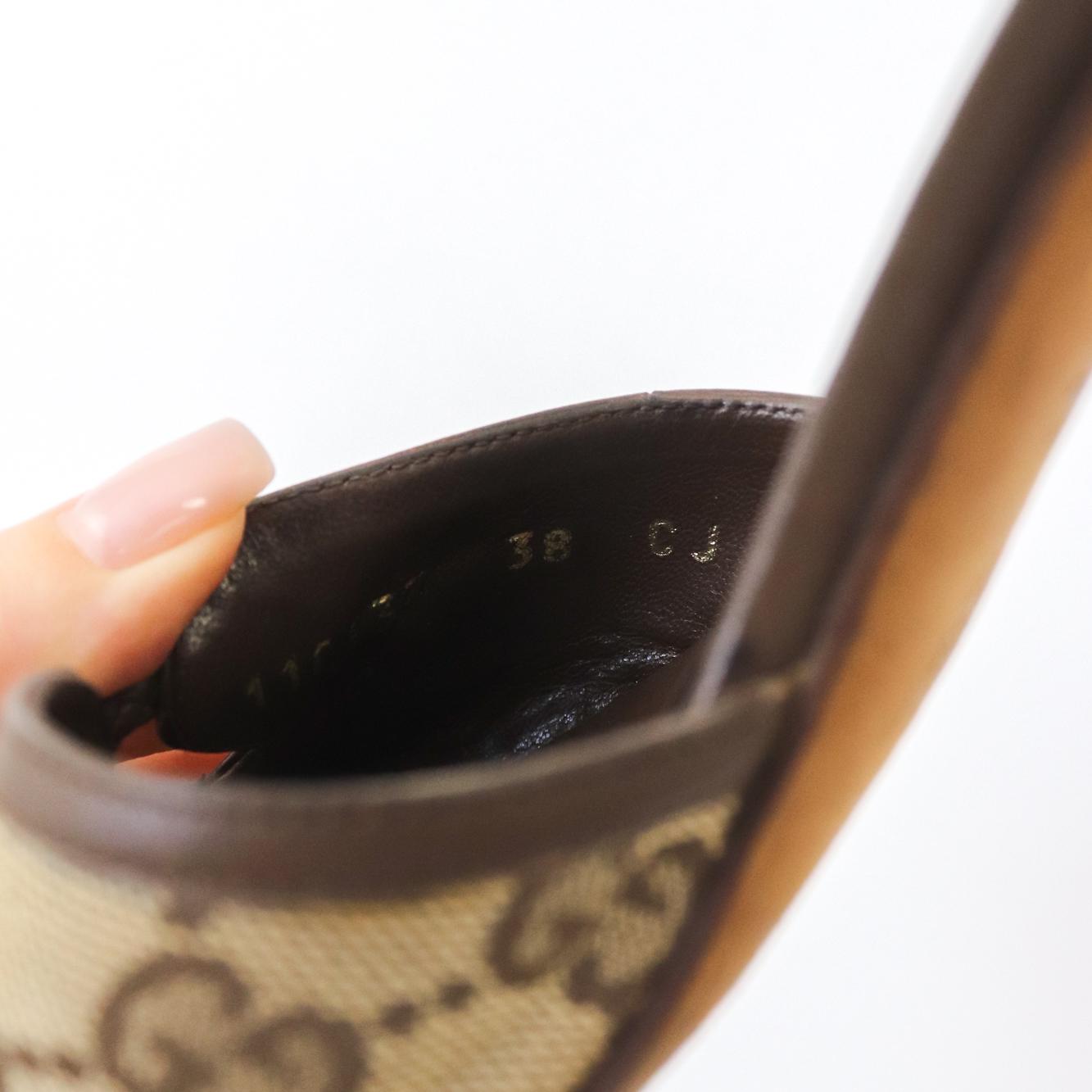 Vintage F/W 2002 Gucci by Tom Ford Beige GG Monogram Kitten Heel Mules ...