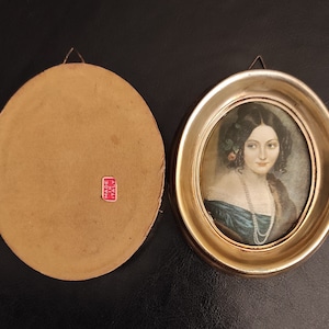 Set of 2 Vintage Small Plastic Frames With Gold Finish Oval - Etsy