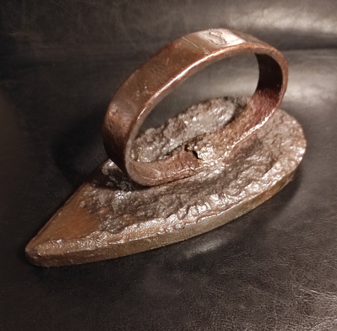 Antique Sad Iron - Рrimitive Sad Iron Weight 1780 Grams - Iron With a ...