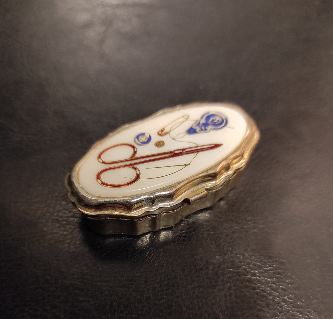 Vintage Small Metal Box With a Lid for Pills, Needles or a Claw for ...