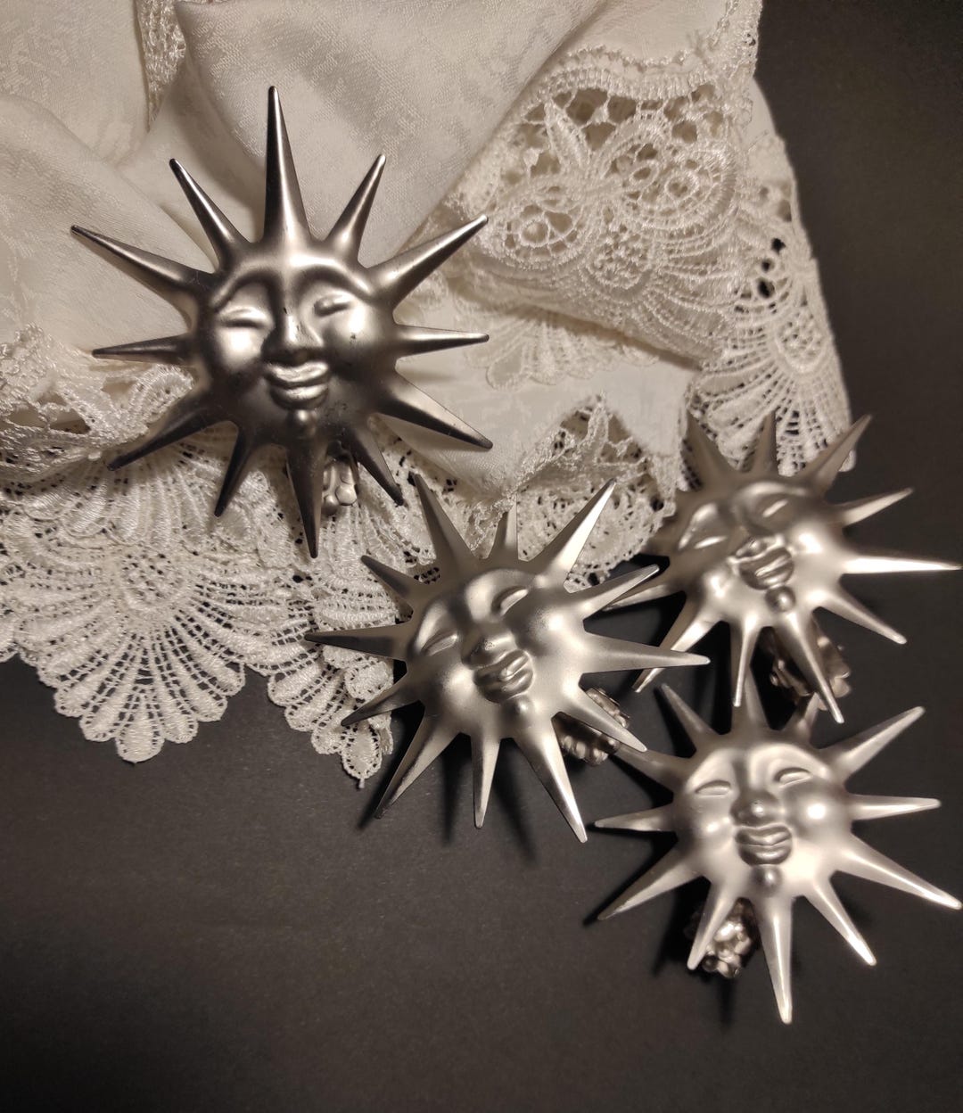 Set of 4 Curtain Clips - Decorative Curtain Clips - Silver Curtain or ...