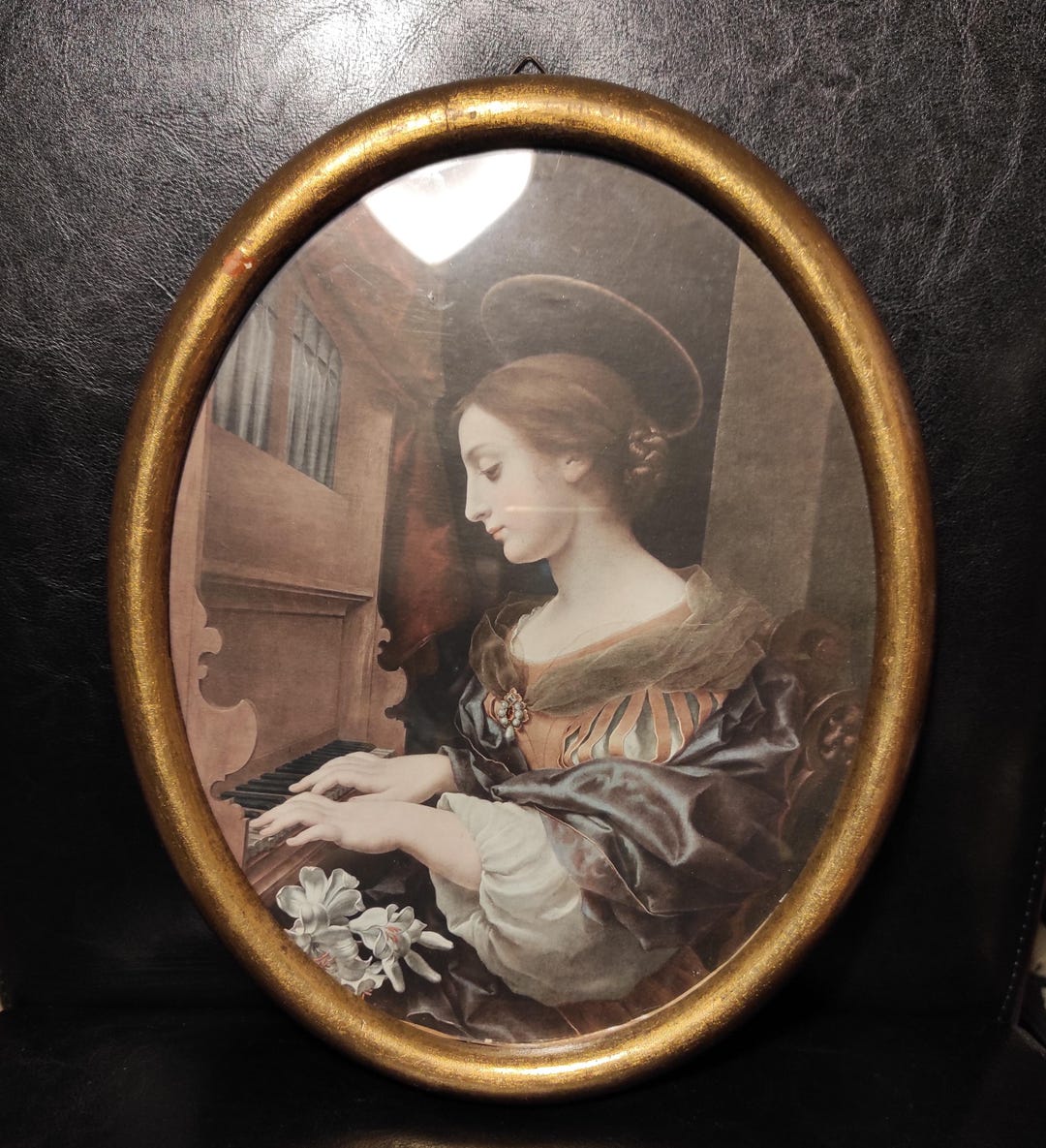 Vintage Large Oval Gold Color Wooden Photo Frame Old Wall Mounted Oval ...