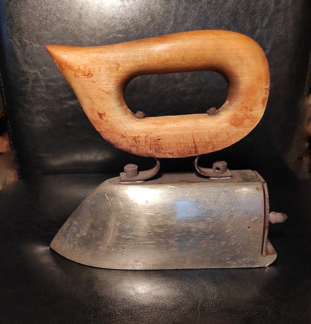 Large Heavy Antique Iron With Cast Iron Insert/ Old Sad Iron - Ironing ...