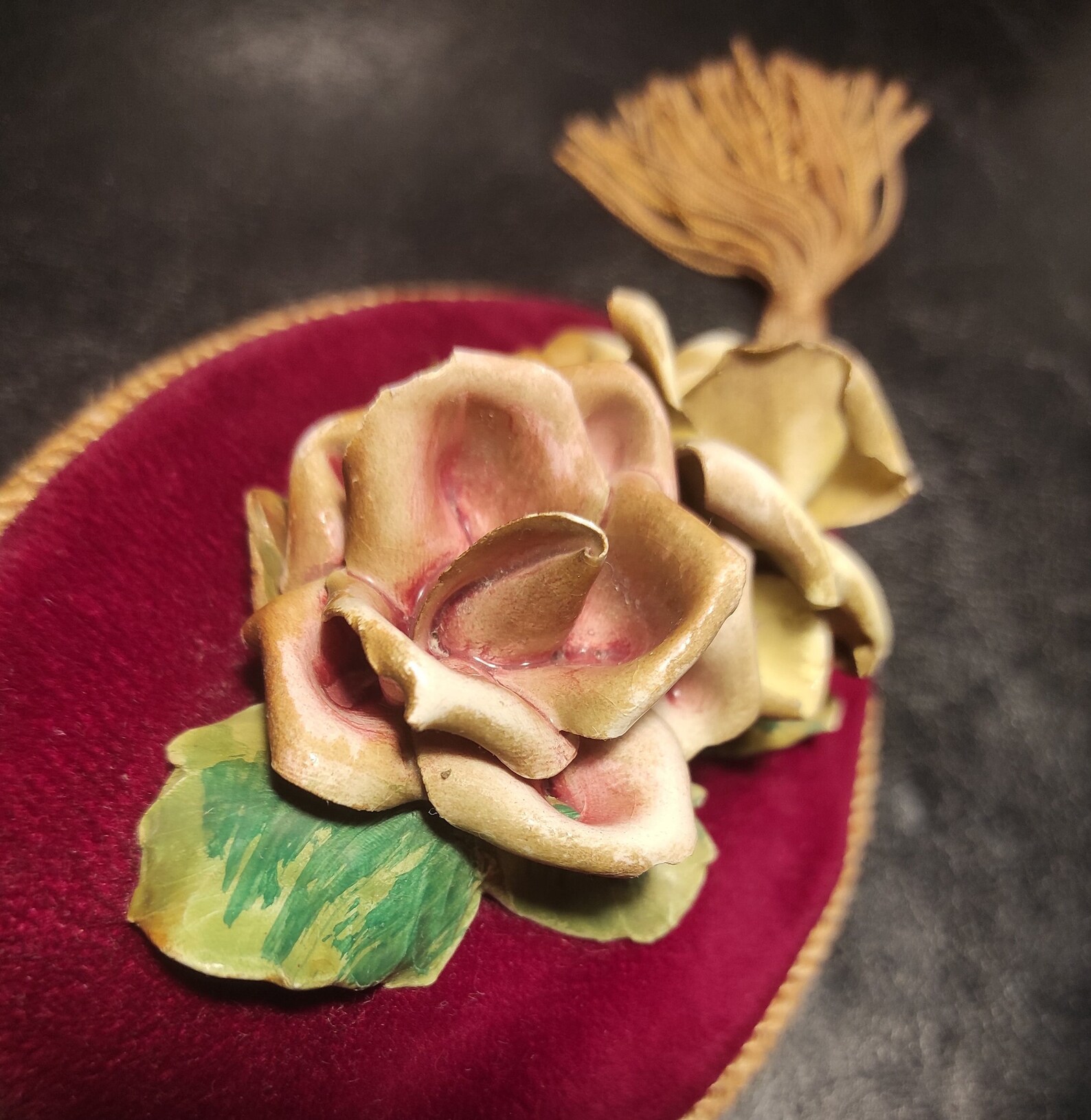 Vintage Italian Porcelain Roses on a Velvet Trestle/ Vintage Velvet ...