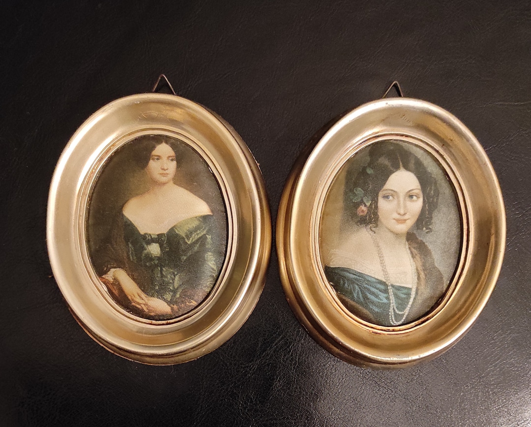 Set of 2 Vintage Small Plastic Frames With Gold Finish Oval - Etsy