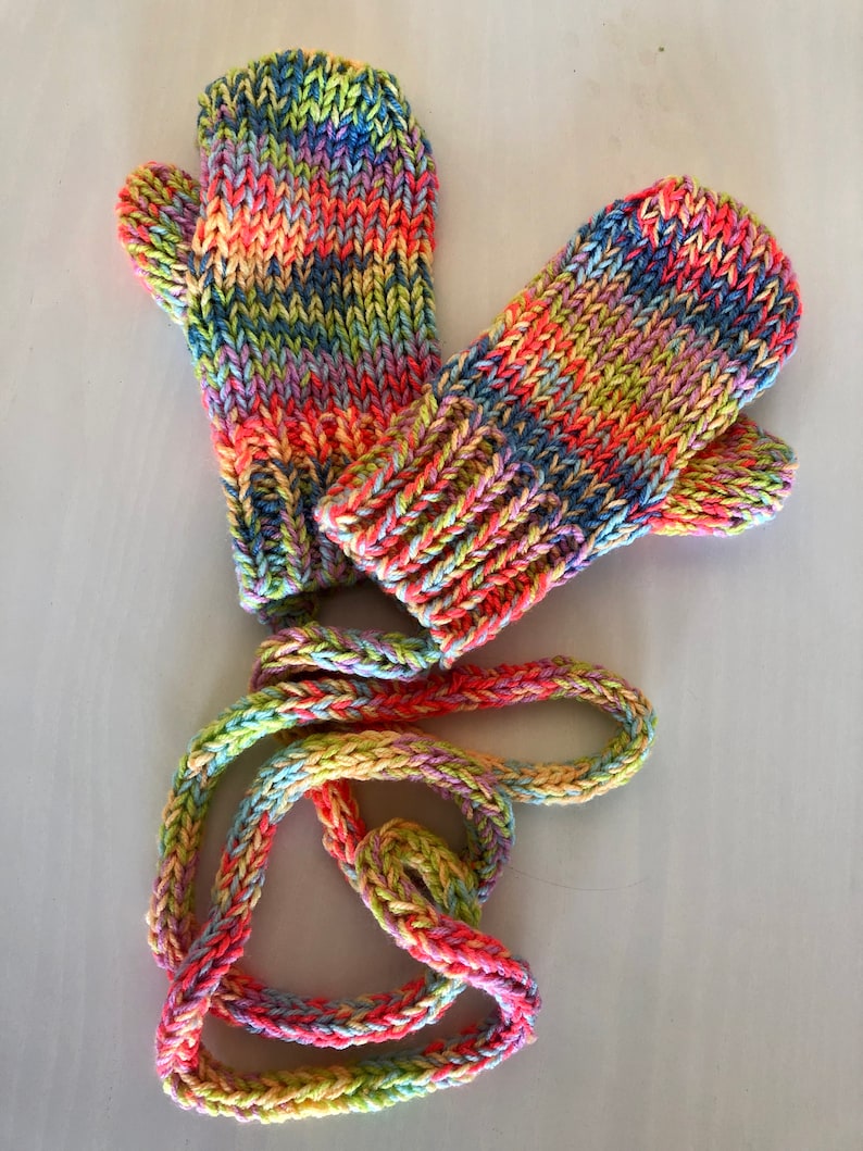 Hand Knitting Pattern the Maud Mittens - Etsy
