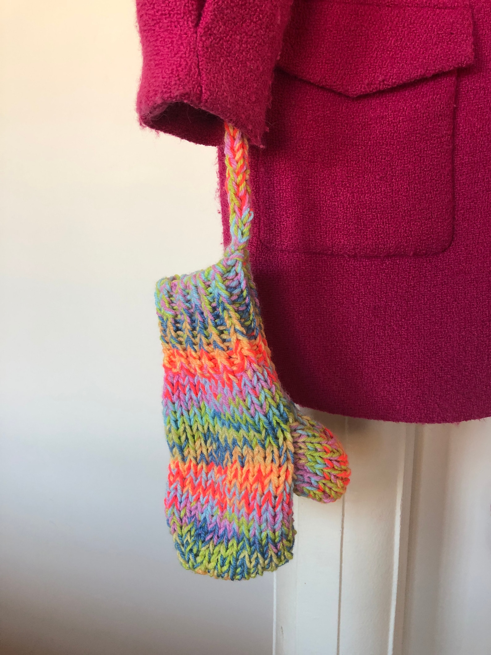 Hand Knitting Pattern the Maud Mittens - Etsy