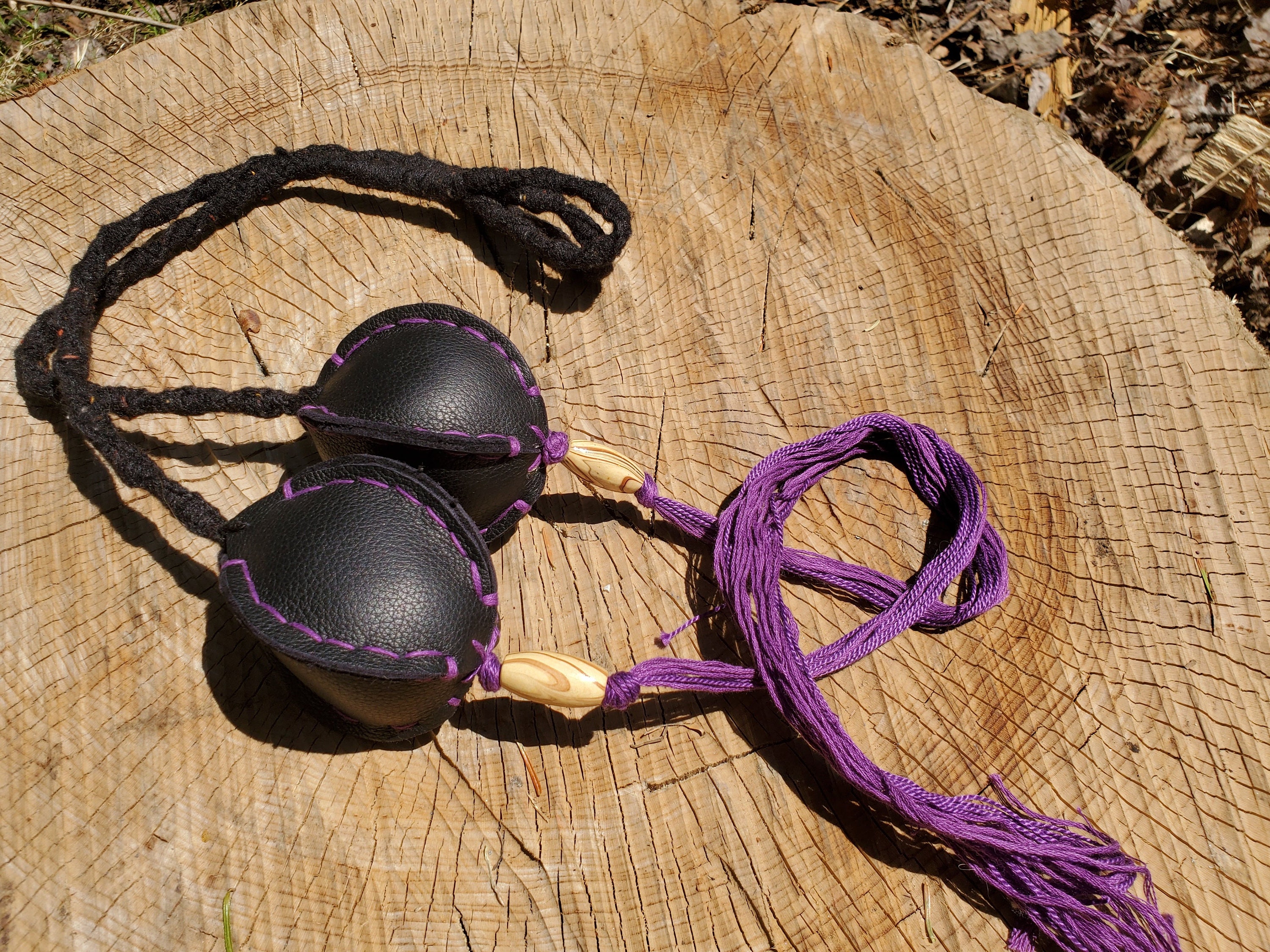 Poï / Poi / Bolas aus Leder, Wolle, Baumwolle und Holz - Etsy.de