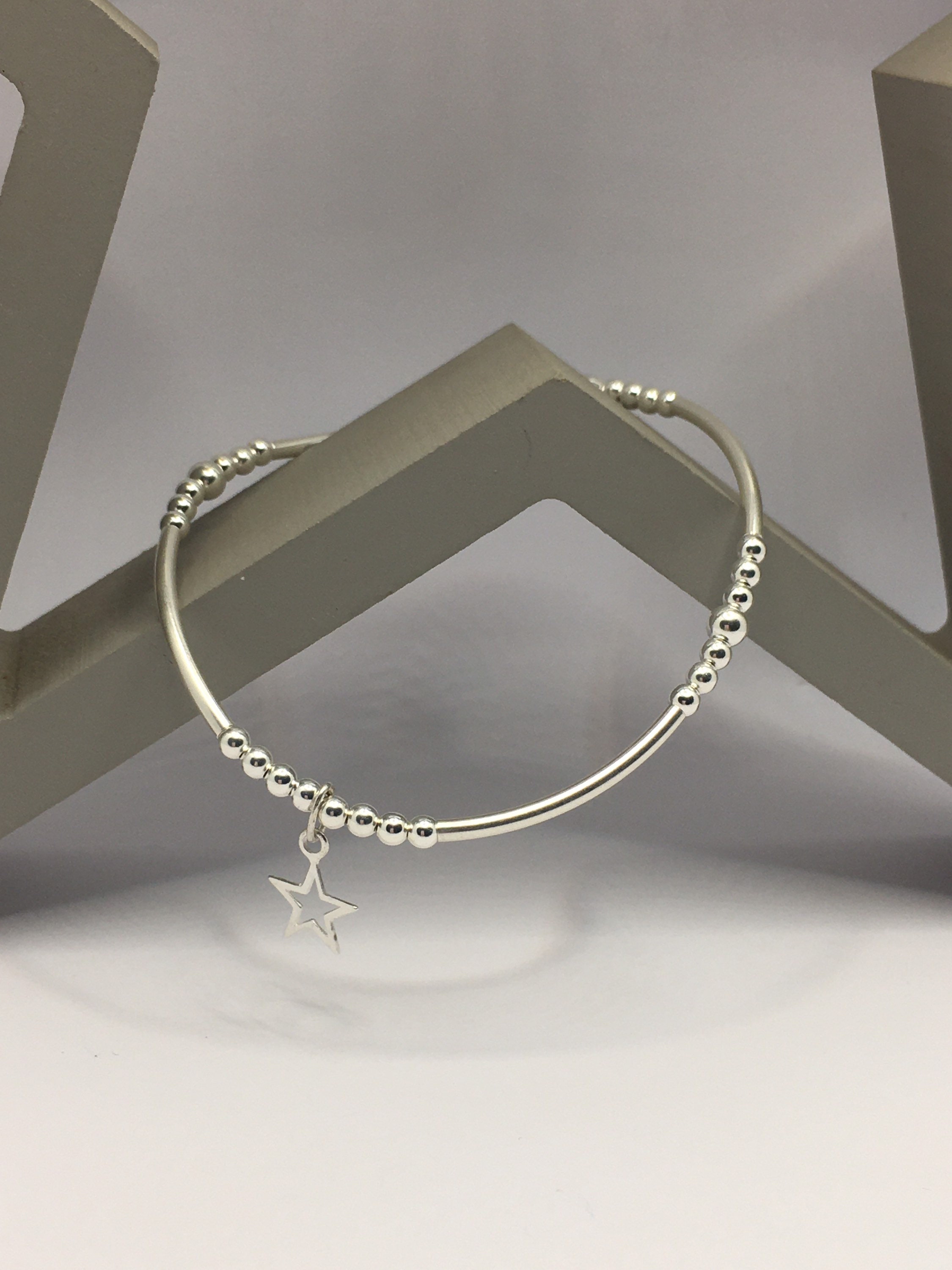 Sterling Silver Noodle Bracelet with Open Star Charm - Etsy España
