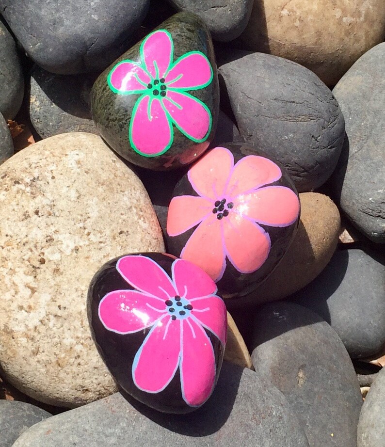 10 Pretty Pink Flower Rocks for Garden, as Kindness Rocks, Pocket ...