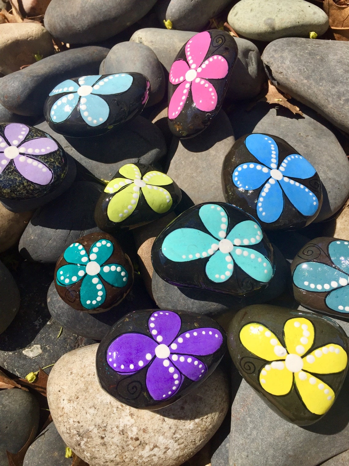 Set of 10 Pretty Small Flower Painted Rocks Favors Small - Etsy
