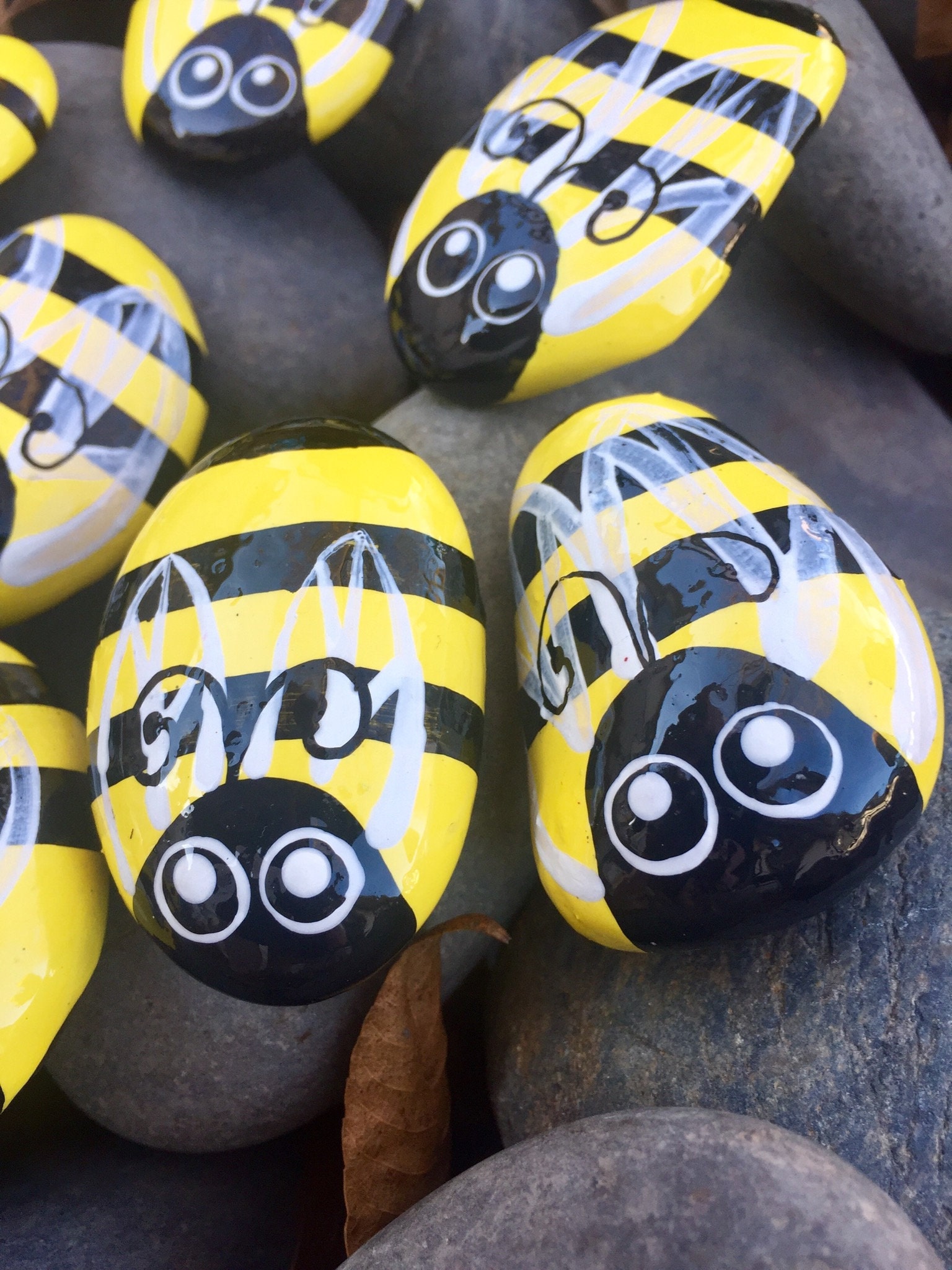 Set of 10 Bumblebee Painted Rocks, Bee Rocks for Garden, Home Decor ...