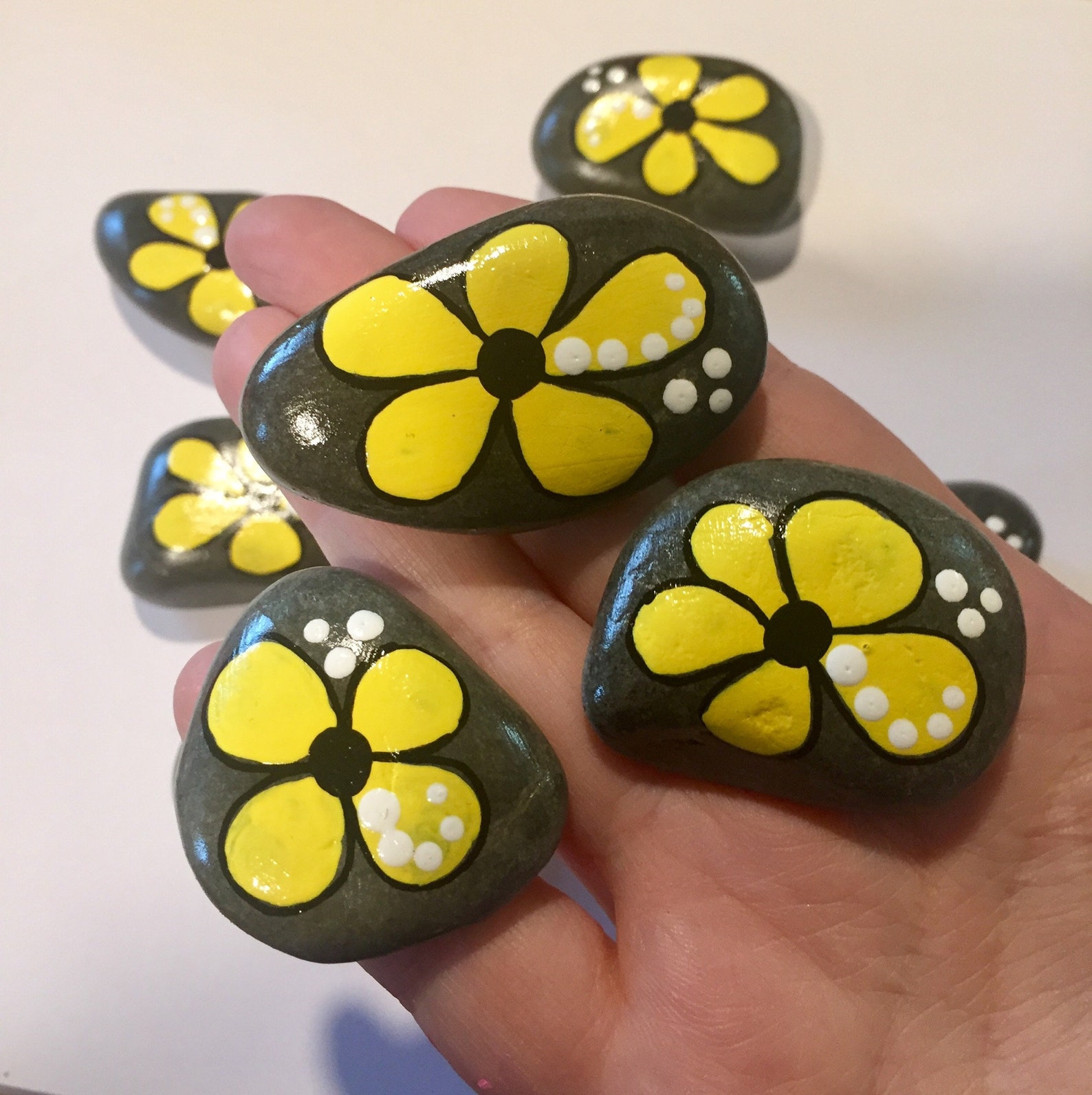 Set of 10 Yellow Flower Painted Rocks, Set of 10. Kindness Rocks Garden ...