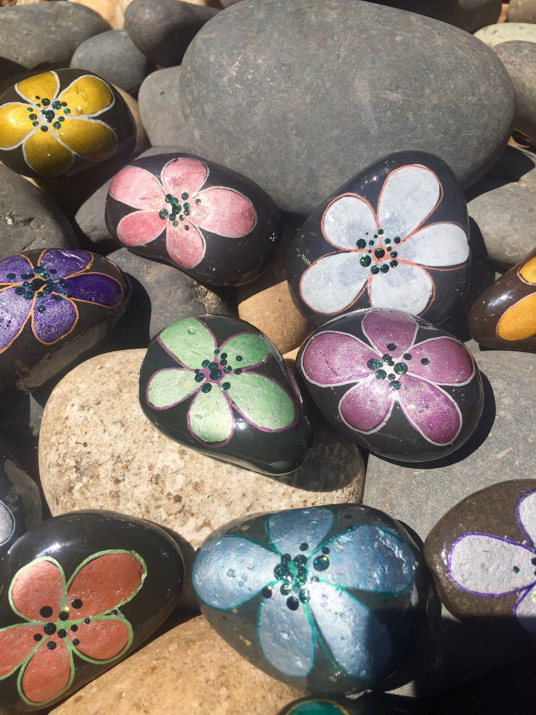 Set of 10 Pretty Shimmer Metallic Flower Rocks for Garden, as Kindness ...