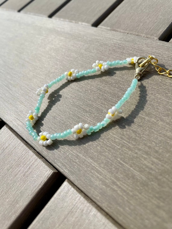 Small White and Yellow Daisy Chain With Small Aqua Blue Spaces - Etsy