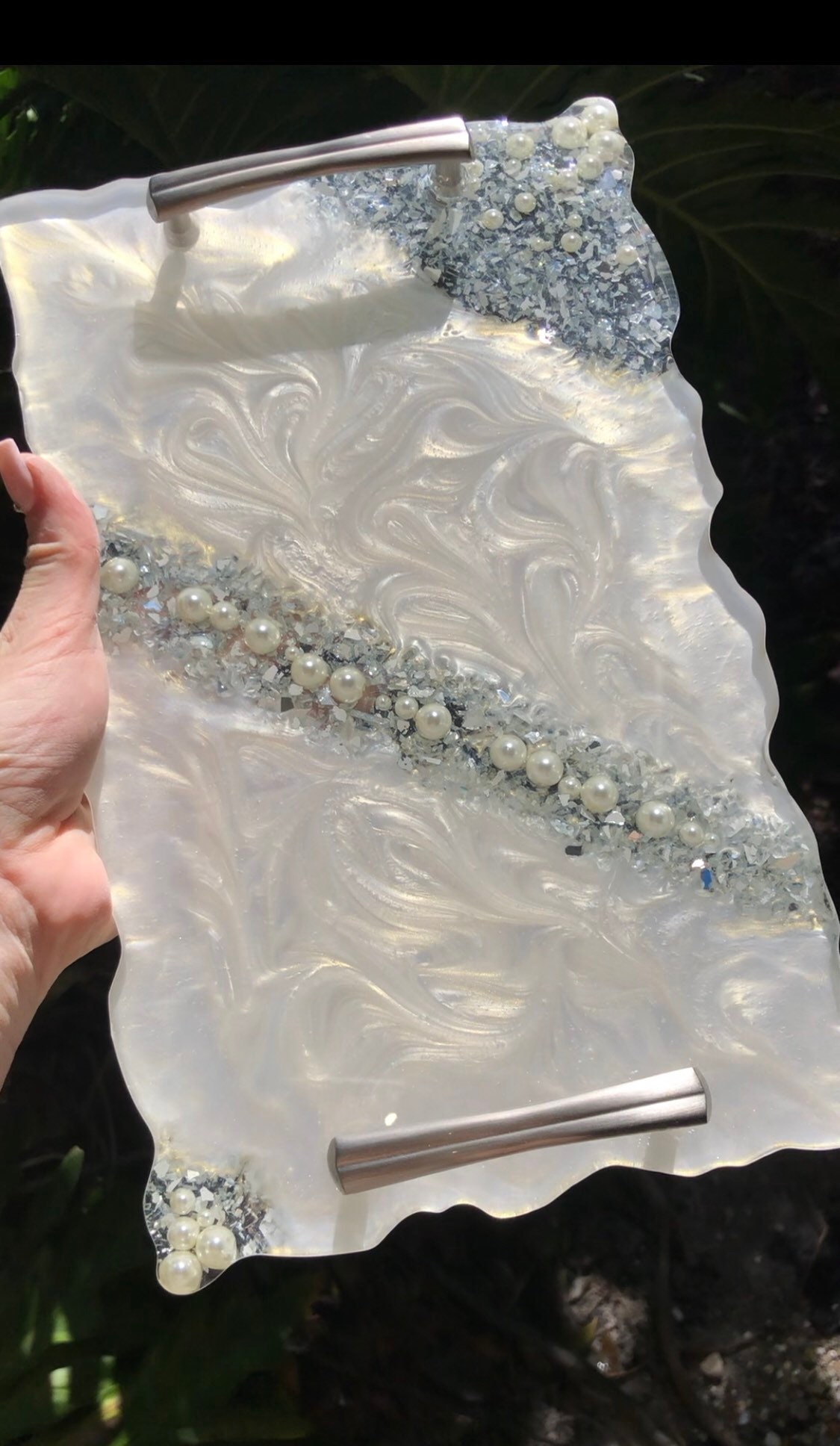 Super sparkly decorative geode tray with PEARLS | Etsy