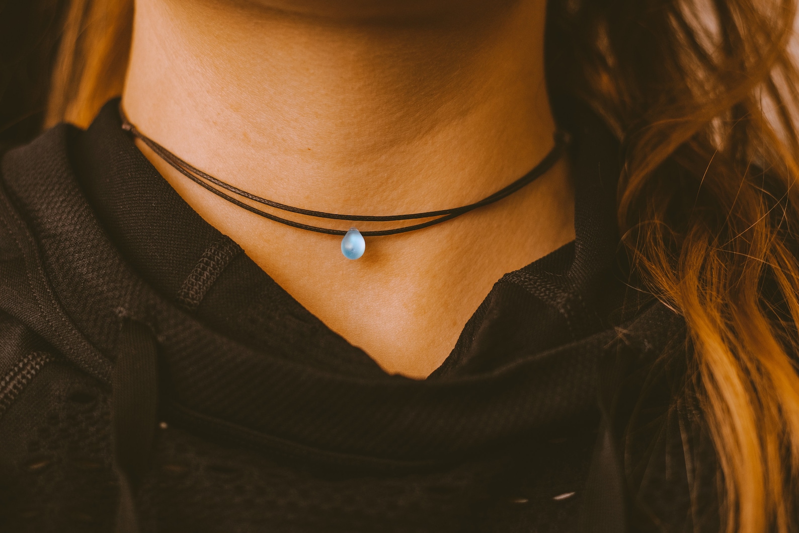 Double Layered Iridescent Blue Teardrop Choker Necklace, Thin Cord ...