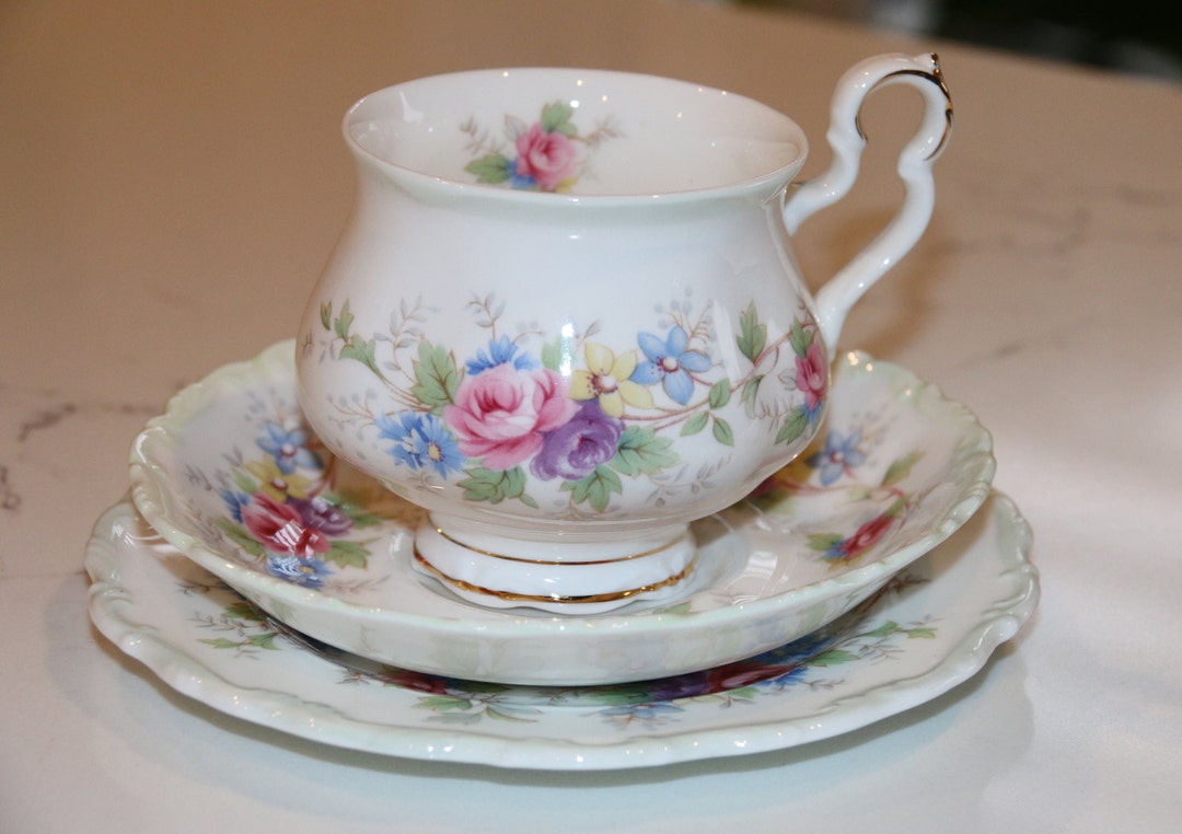 Gorgeous Royal Albert 'colleen' Teacup Trio Set Pretty Florals Victoria ...