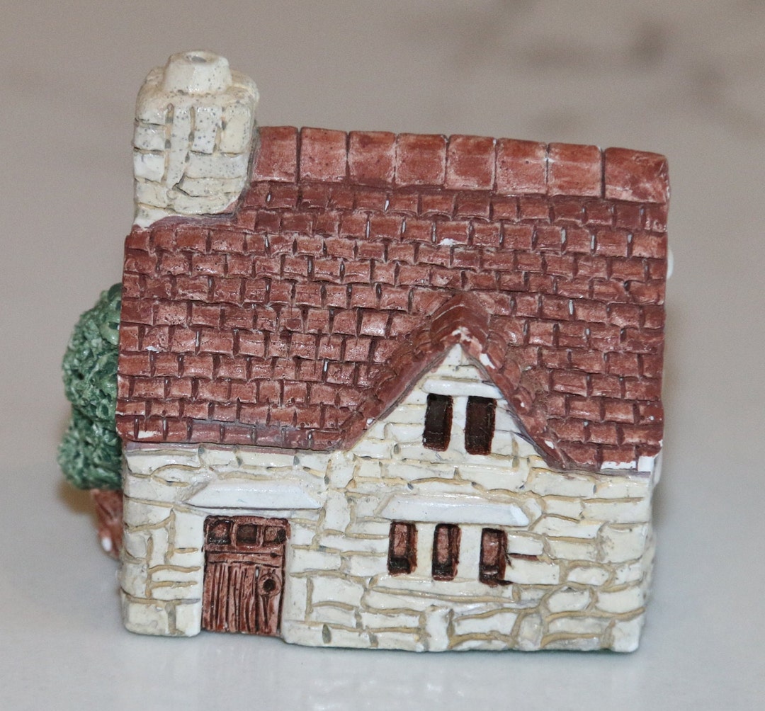 Quaint Vintage Vale China Cottage Thimble - Miniature House - Sewing ...