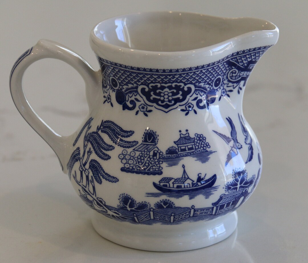 Pretty Vintage Churchill Willow Pattern Milk Creamer/jug Blue and White ...
