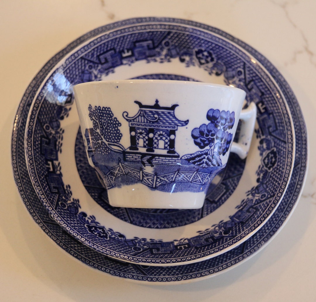 Pretty Vintage Bristol Ware Pountney & Co Willow Pattern Trio Lovers of ...