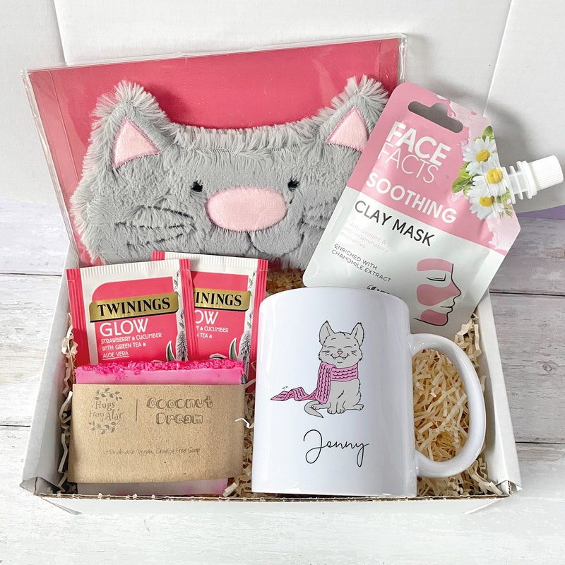Cat Gifts - 60+ Gift Ideas for 2025