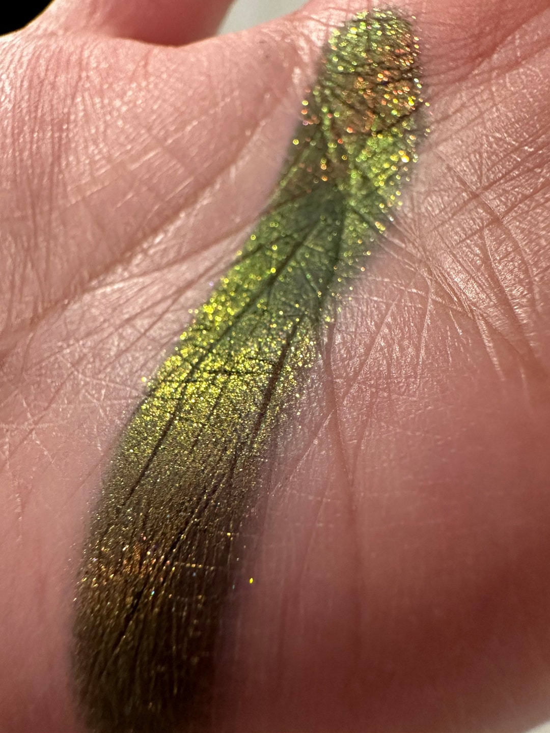 Underworld (red-yellow-green) Holographic Multichrome Pressed Eyeshadow ...