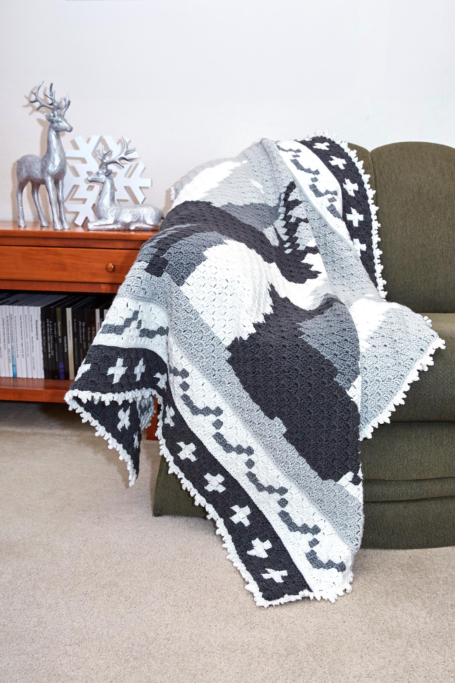 Winter Wonderland C2C Crochet Afghan Pattern | Deer in Forest Corner to ...