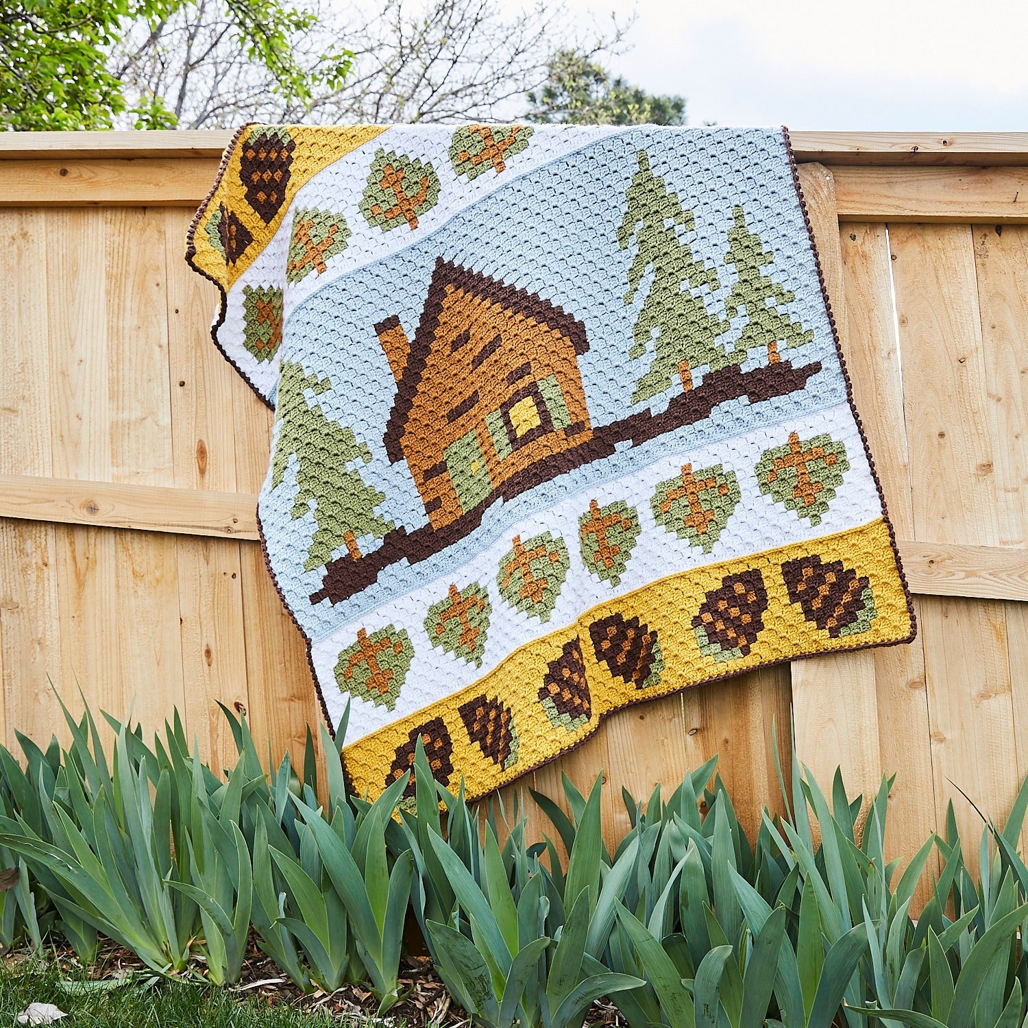 Summer Cabin C2C Crochet Afghan PATTERN | Aspen Leaf and Pinecones ...