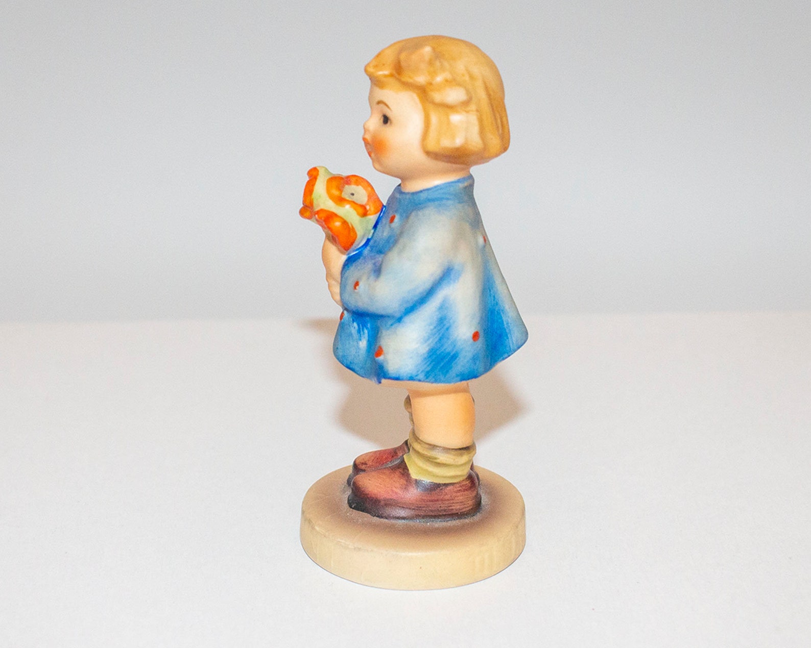 Hummel Goebel Girl Figurine 239A Titled girl With Nosegay Girl With ...