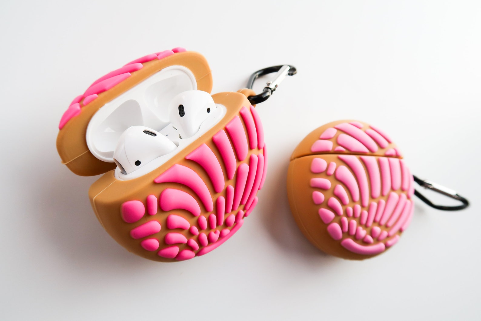 CONCHA AIRPOD CASE | Etsy