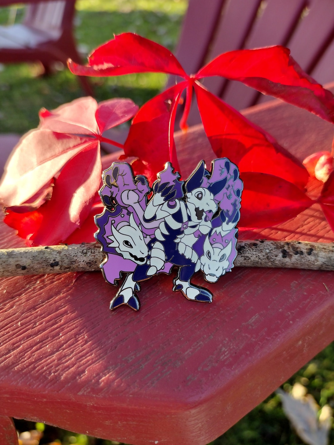 Phantom Flame | the Glow-in-the-dark 4-arm Skully Alien / Purple White ...