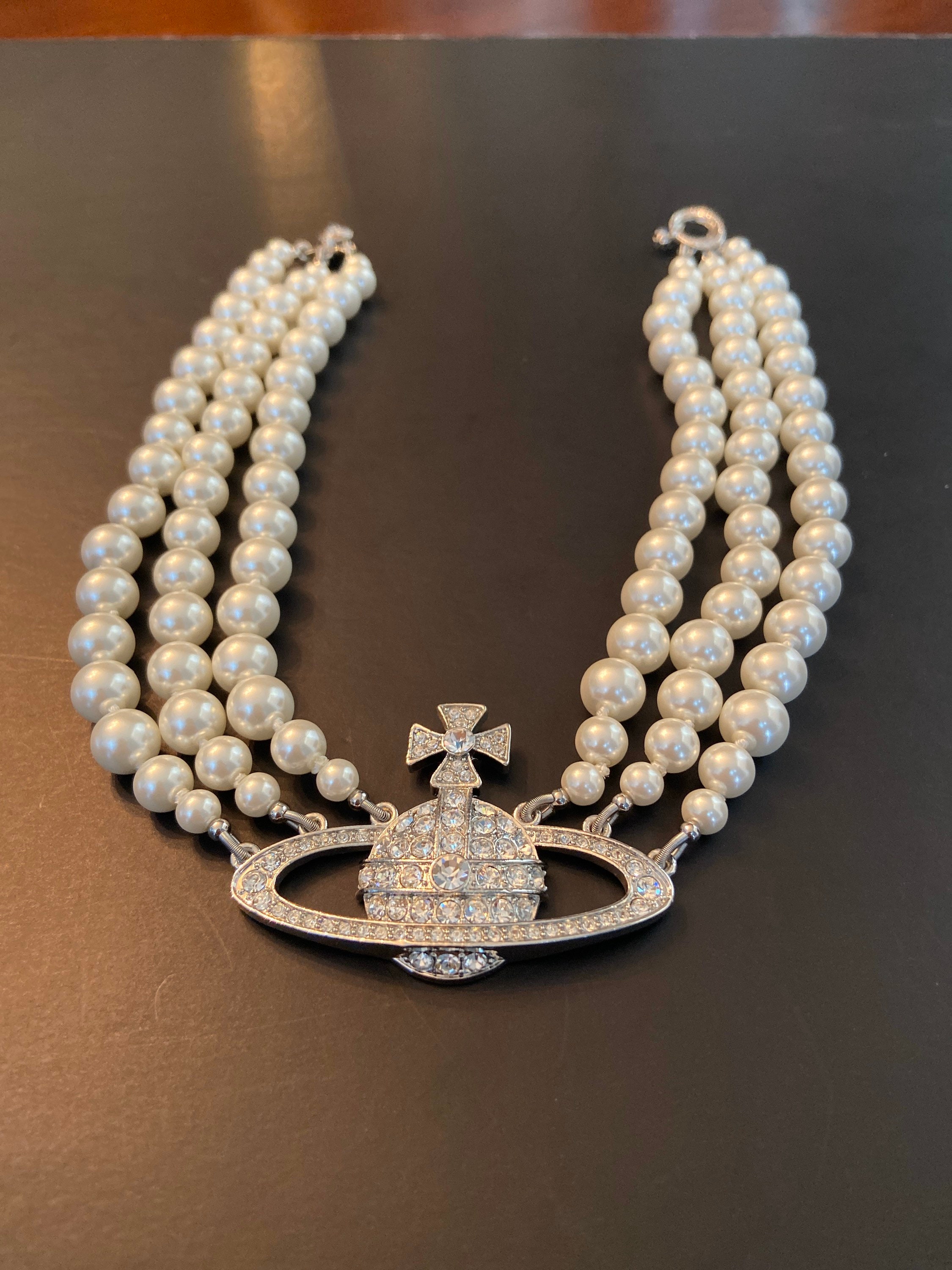 Vivienne Westwood Triple Pearl Choker - Etsy Vivienne Westwood Triple Pearl Choker - Etsy
