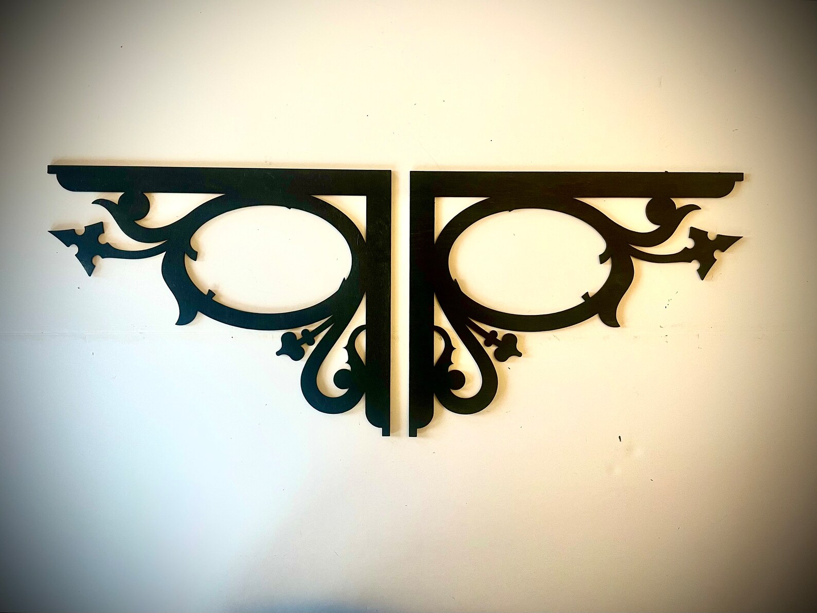 Elegant Decorative Corner Accent / Trim Decoration (set of 2) Available ...