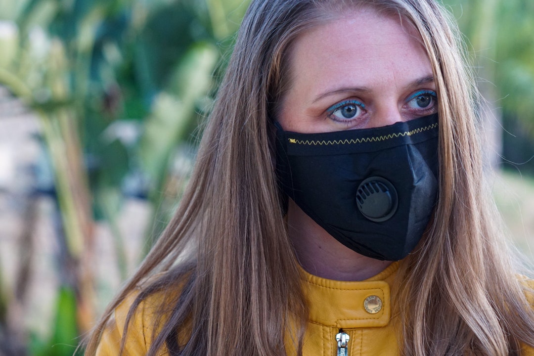Face Mask W/ Air Valve, PM2.5 Filter & Metal Nose Contour - Etsy