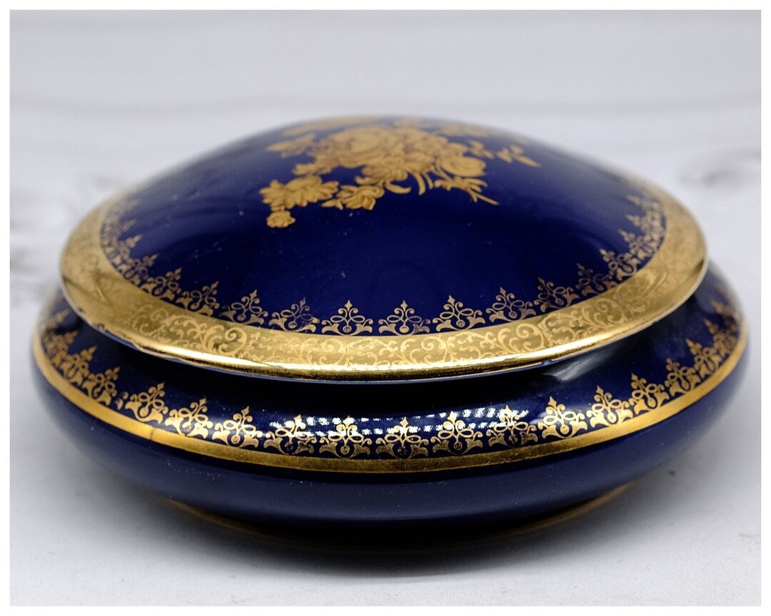 Royal Limoges Castel France 22-karat Gold Large Trinket Round Box in ...