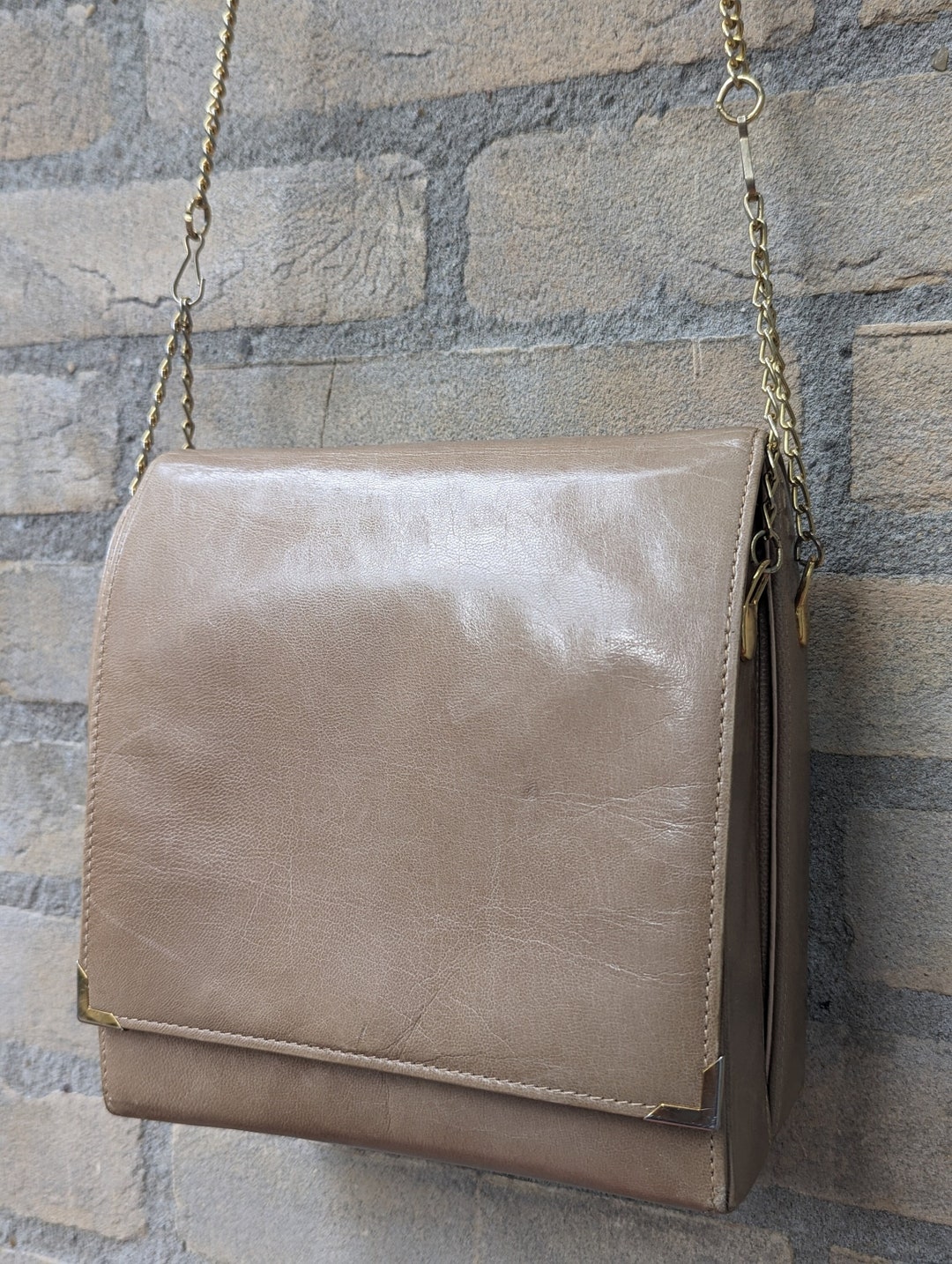 Colleta Eighties Cream Beige Boxy Gold Chain Little Leather Shoulder ...