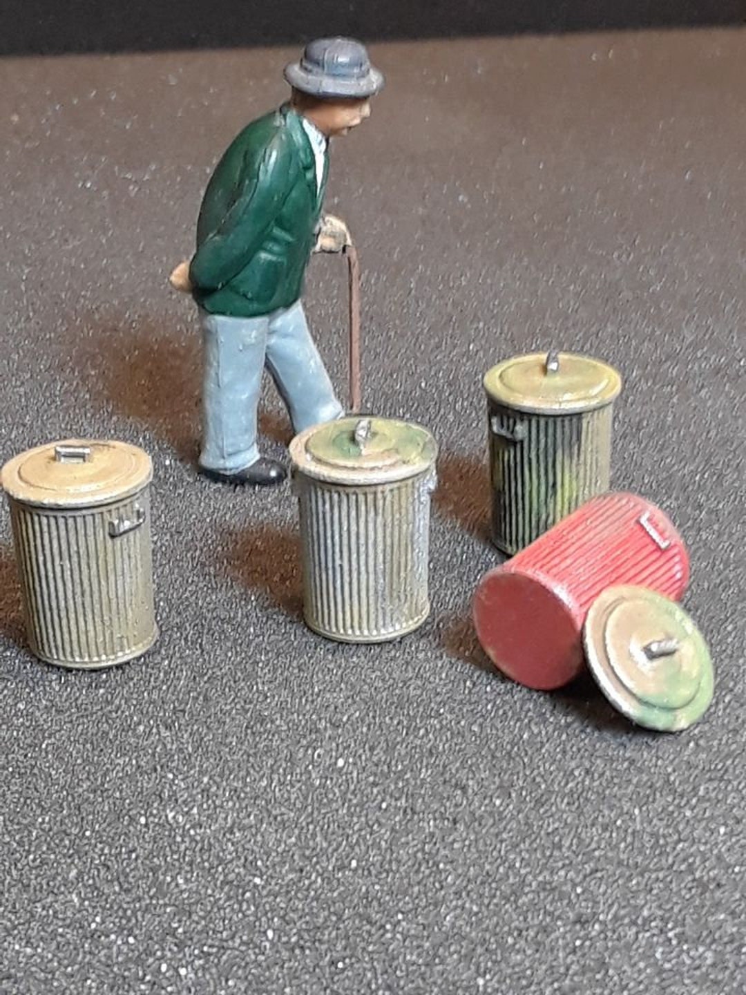 O Scale Gray Garbage Cans: 1/48th Scale, Unpainted, 4-pack - Etsy